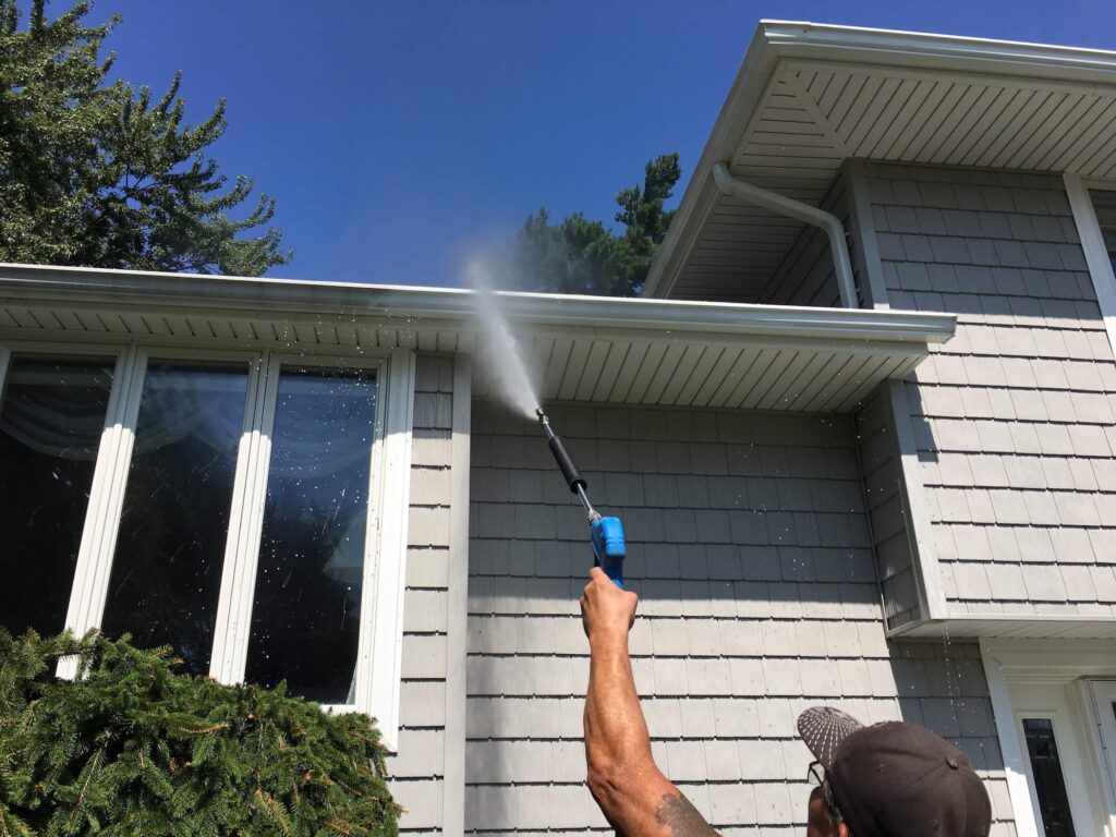 The Benefits of Pressure Washing Your Home in Florida - Evolving Home
